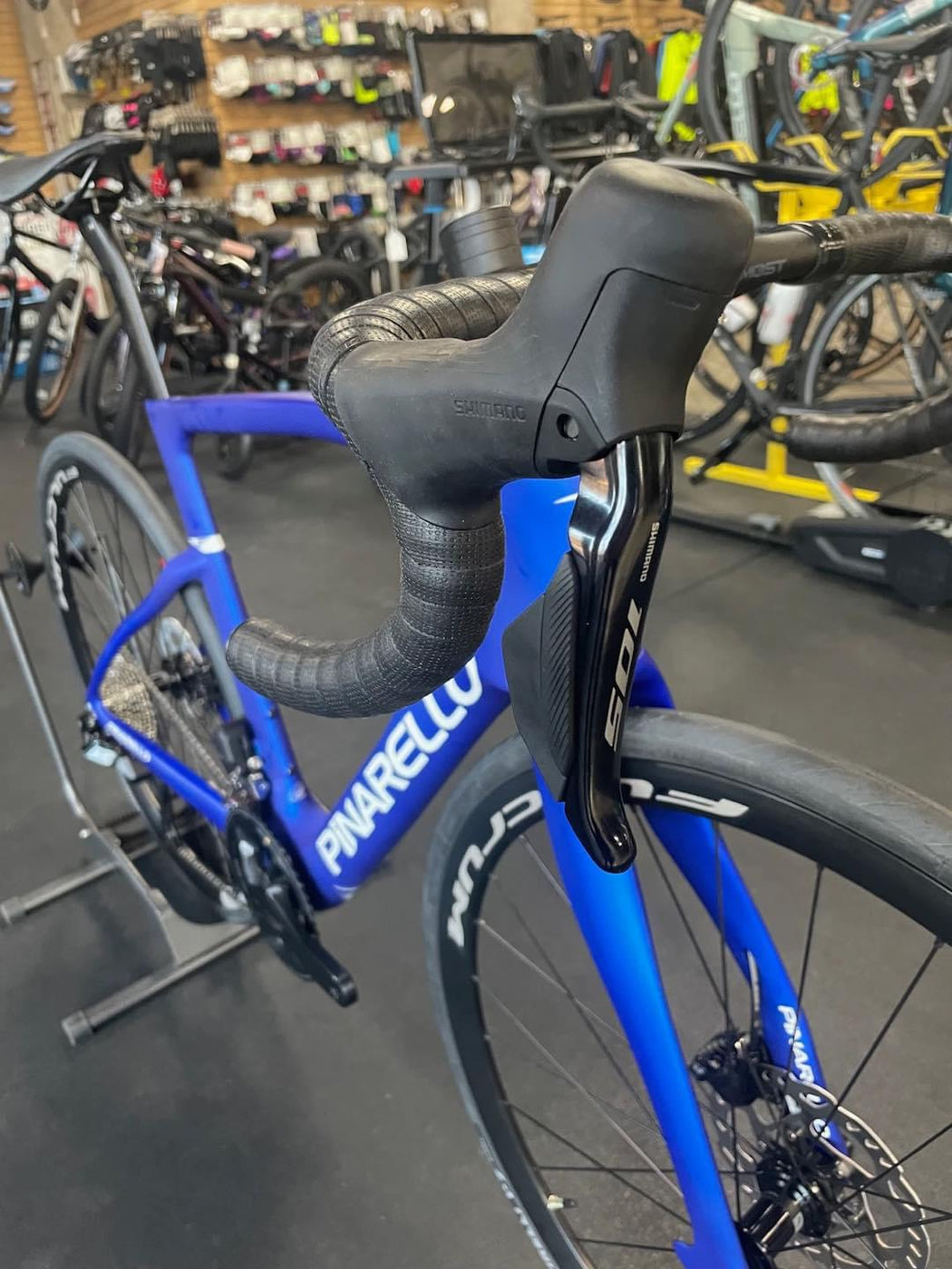 Pinarello F5 Shimano 105 Di2 12 Speed Impulse Blue - 2024 — Playtri The ...