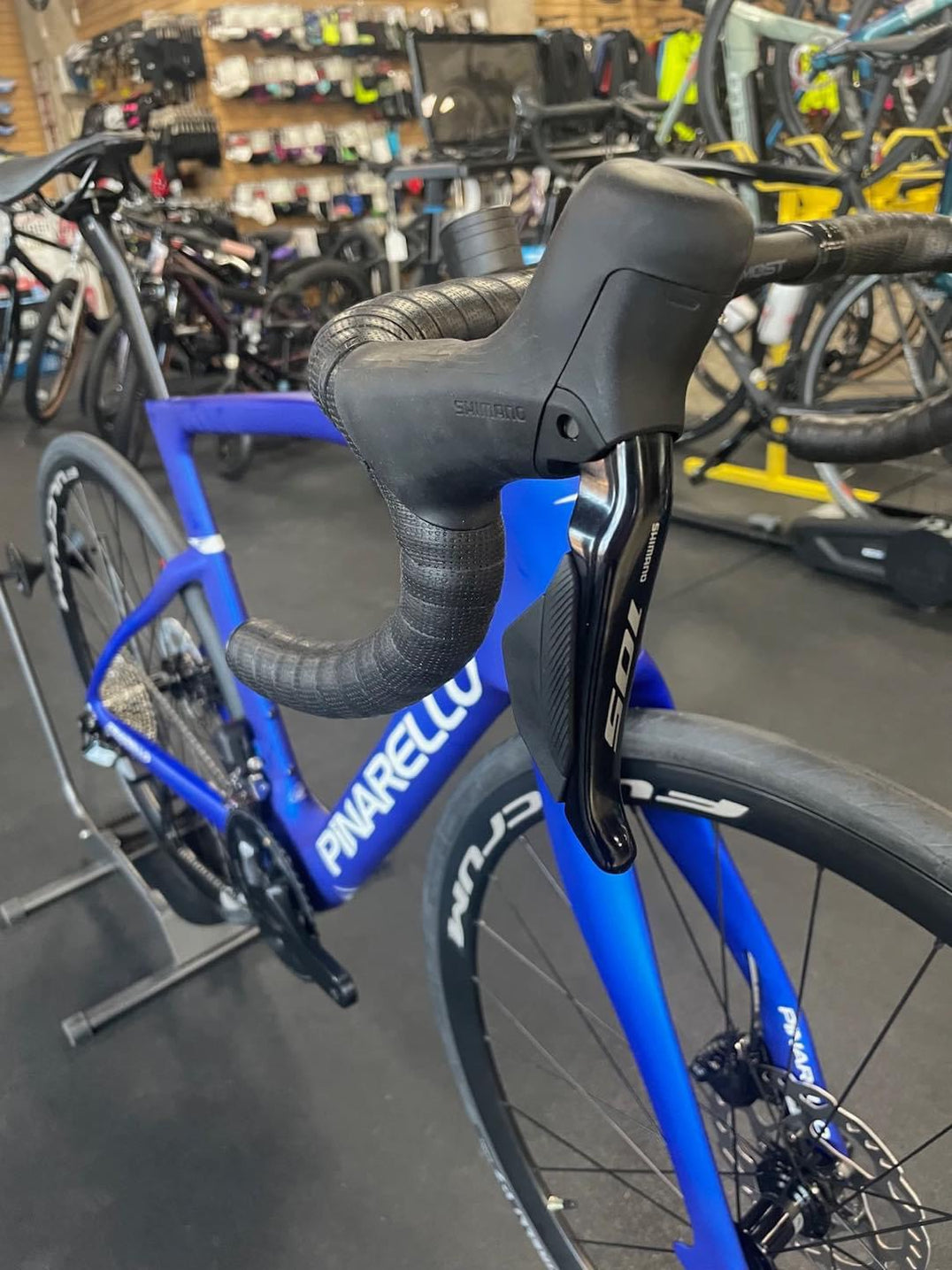 Pinarello F5 Shimano 105 Di2 12 Speed Impulse Blue - 2024 — Playtri The ...